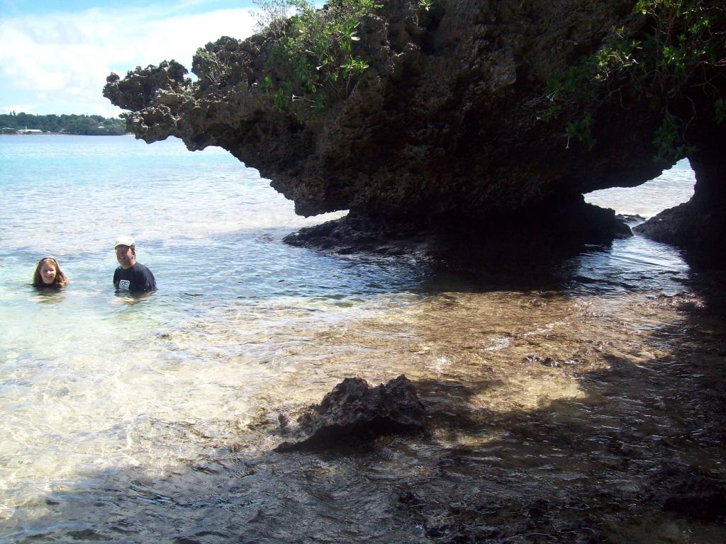 900 plus ft of waterfront with sea pool $39.9k US, Tonga ...